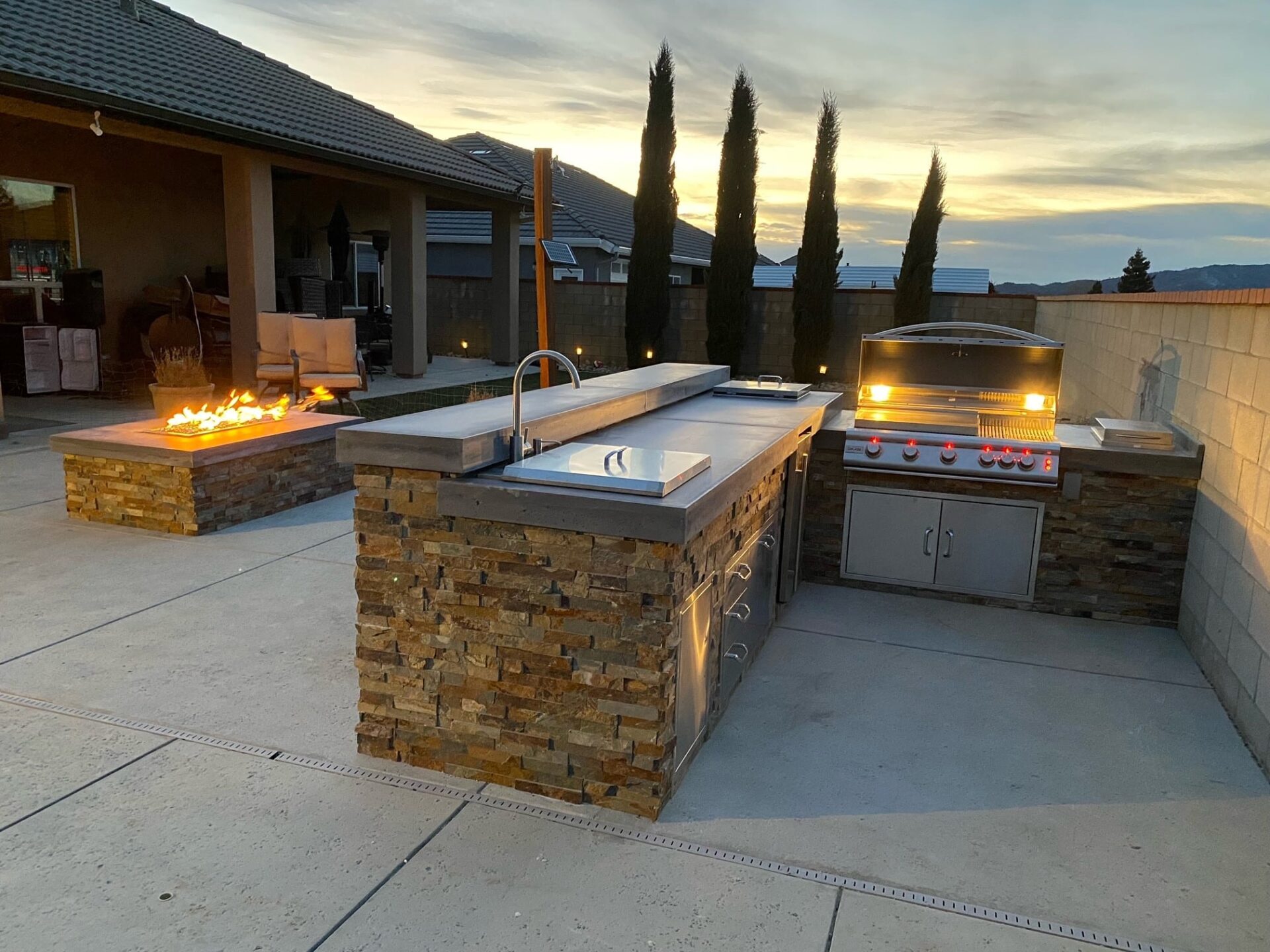 Premium BBQ Grills and Outdoor Kitchens | The BBQ Store