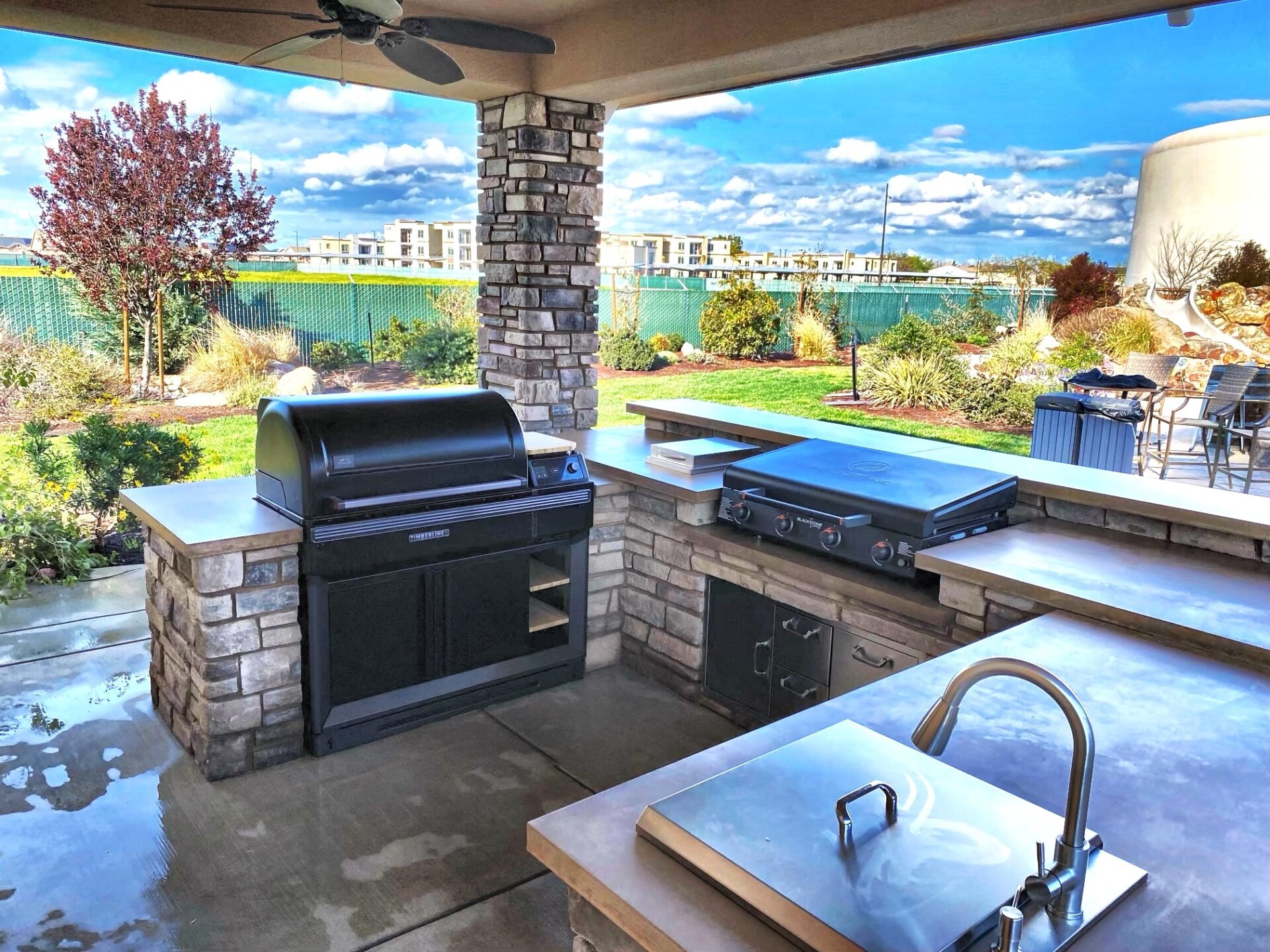 Premium BBQ Grills and Outdoor Kitchens | The BBQ Store